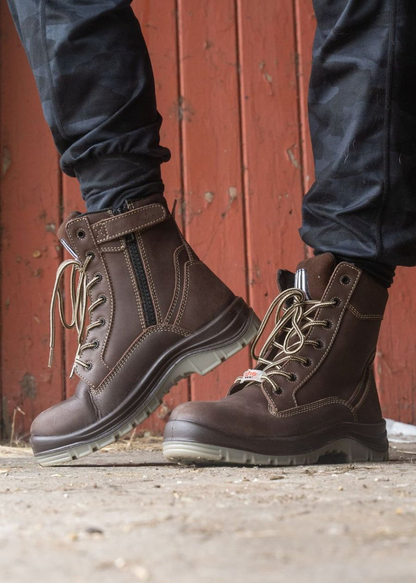 Pursues: women's safety work boots (zip) – she wear